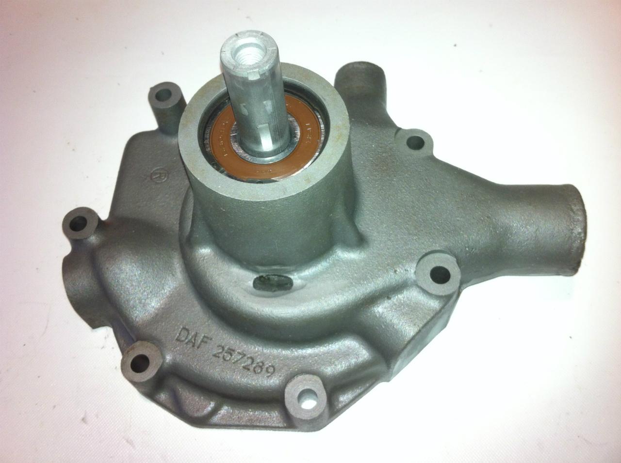 Pompe à eau DAF DAF moteur DH825. ref fonderie DAF 257289