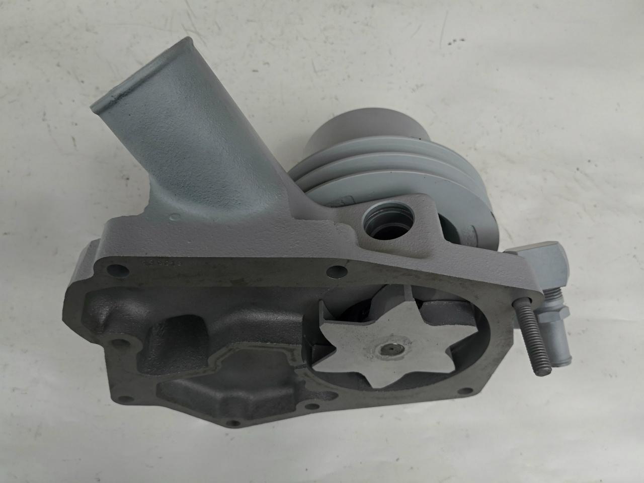 Pompe à eau JOHN DEERE JOHN DEERE 1177.